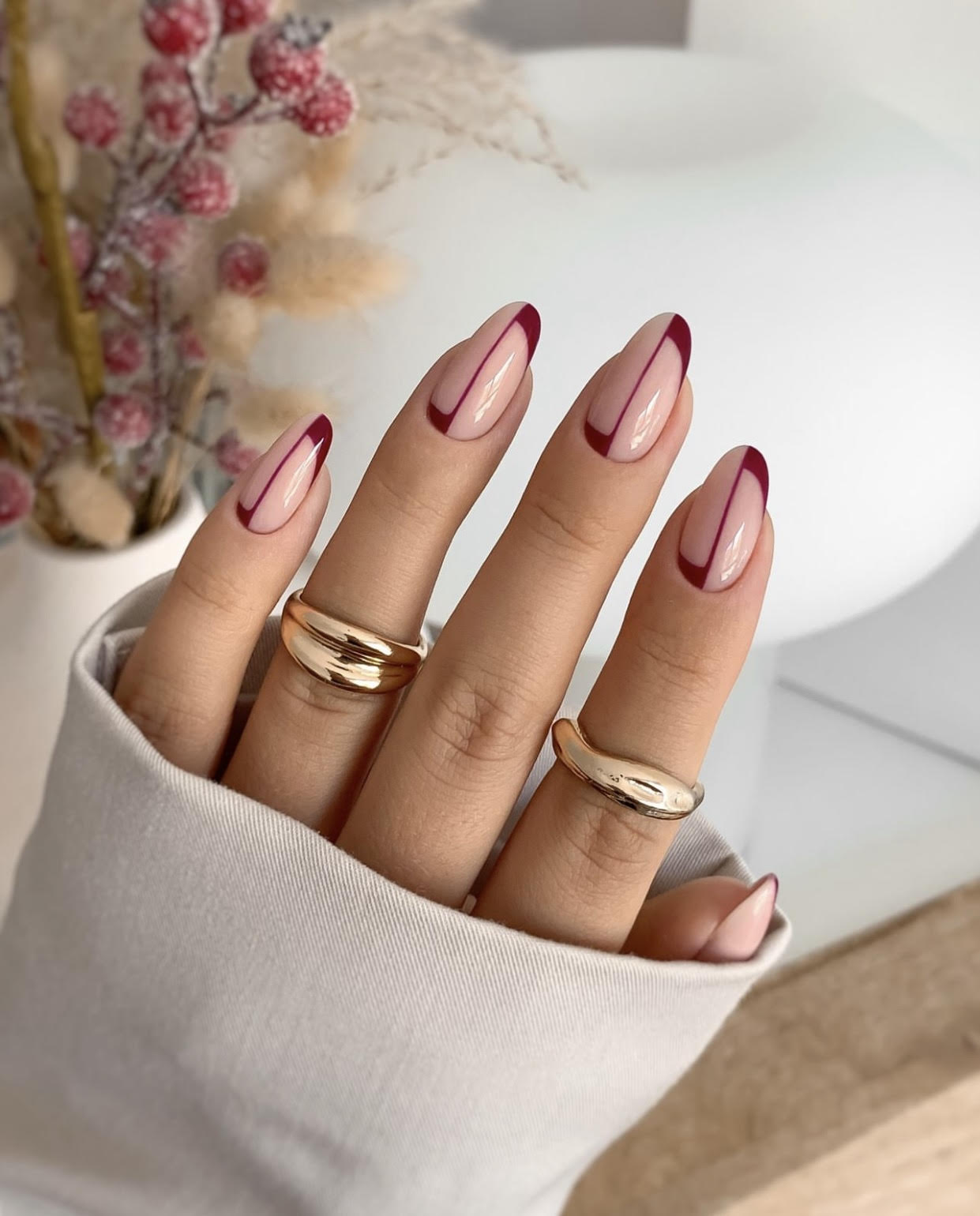 25+ Cute & Simple Line Nail Designs You Should Try - Farah Salem