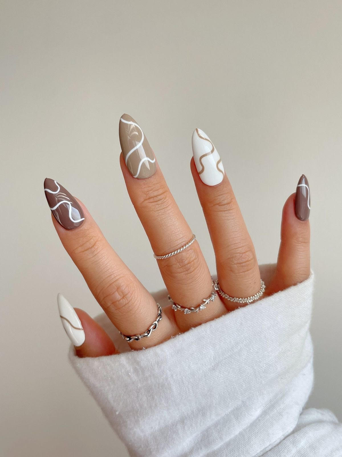 25+ Cute & Simple Line Nail Designs You Should Try - Farah Salem